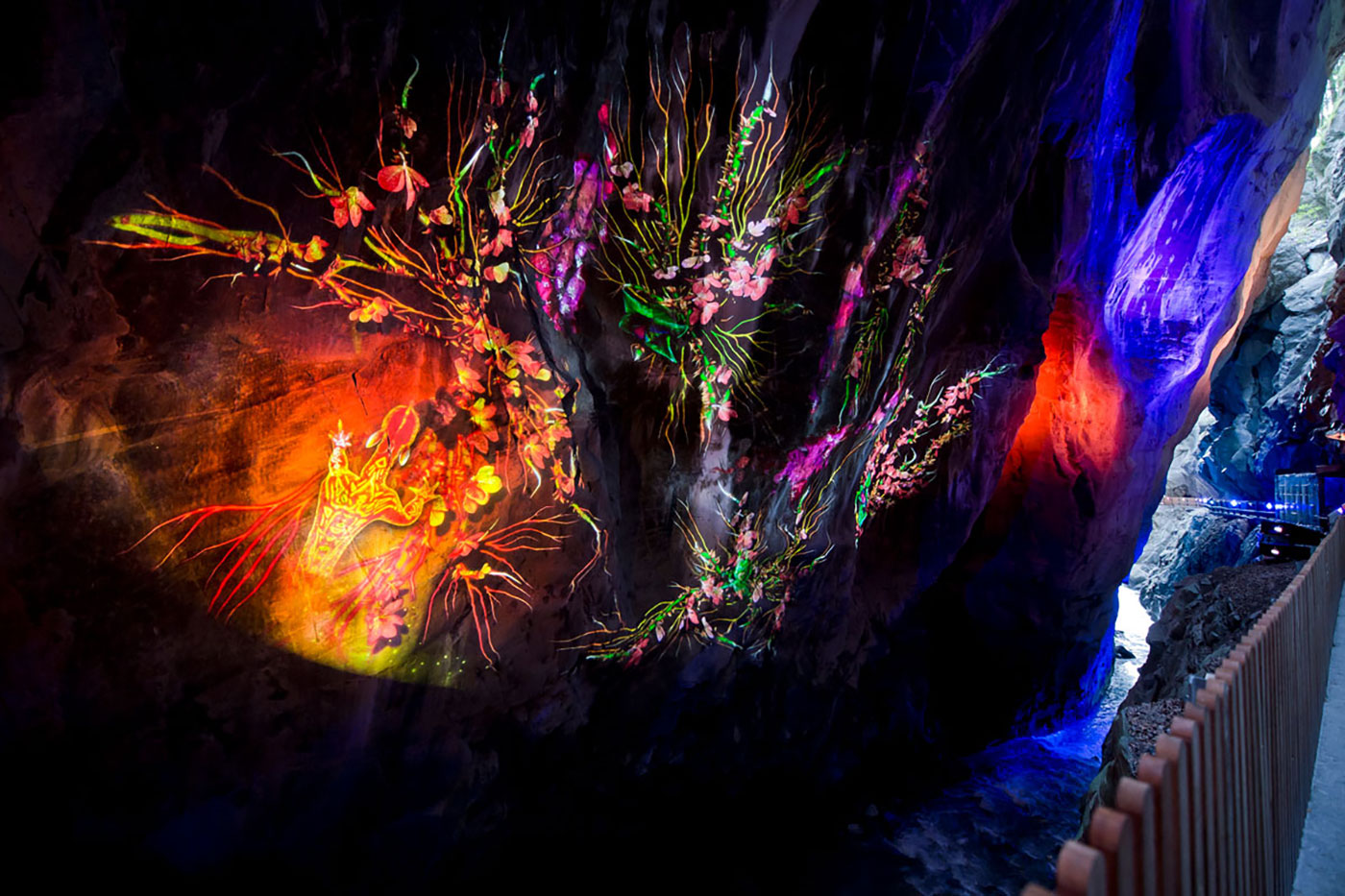 Light Ragaz: Das Sommer-Spektakel in der Taminaschlucht