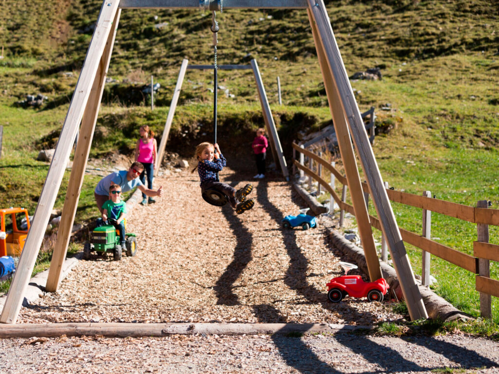 Alp Pfingstegg: Fly-Line & Rodelbahn als echter Familienspass